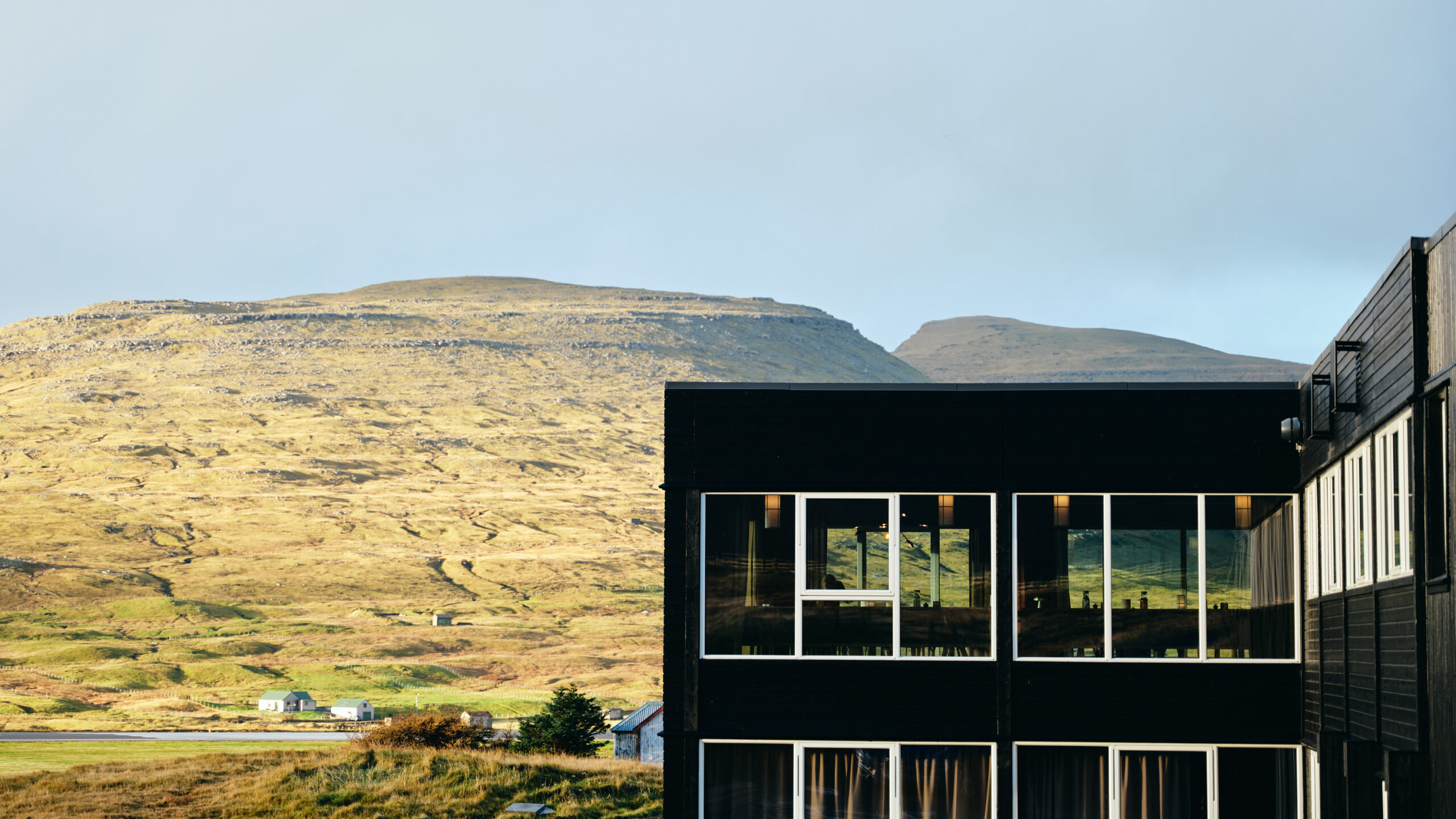 Hotel Vagar, Vágar, Færøerne | Profil Rejser
